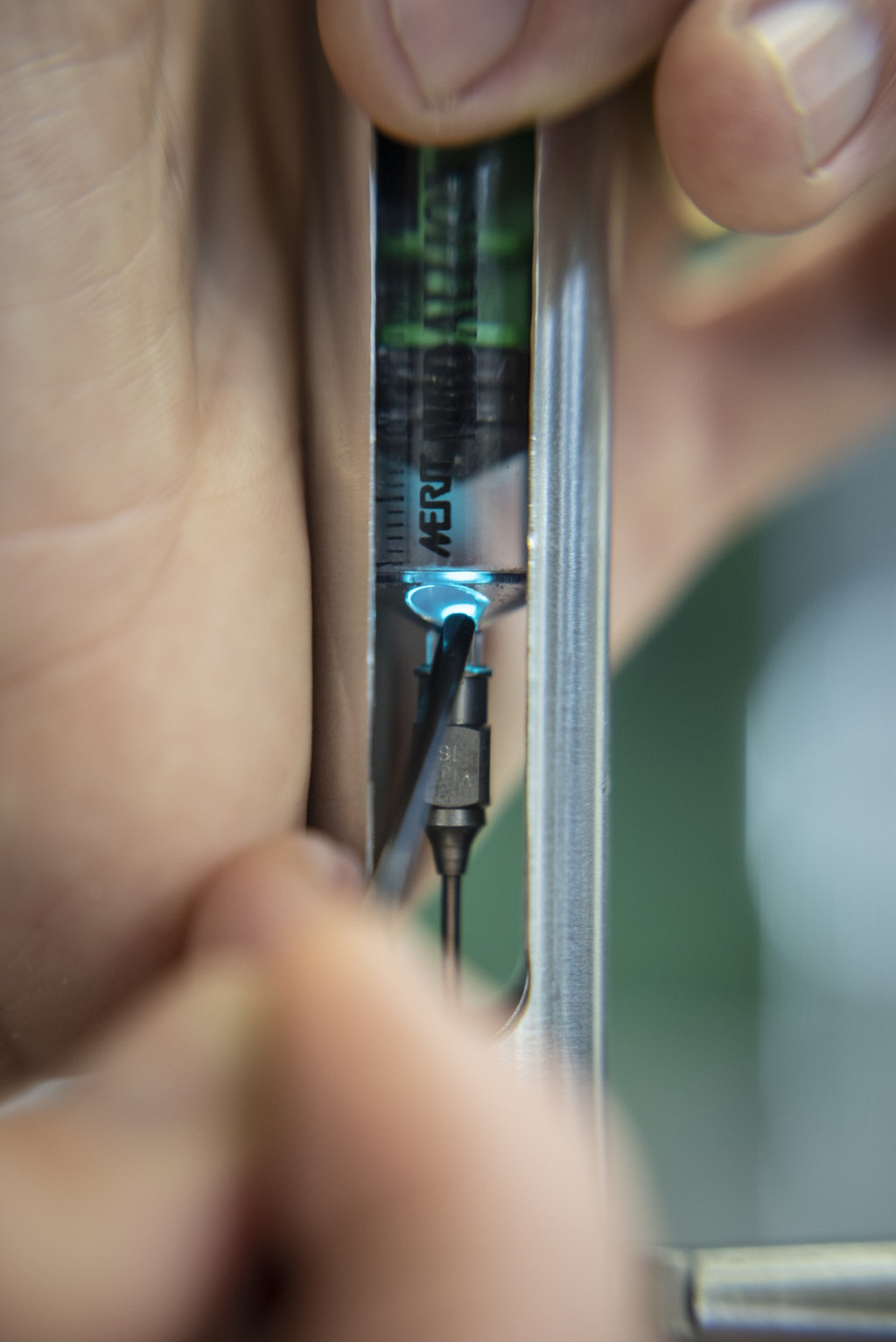 System to measure headspace oxygen for TPO control at wine bottling ...